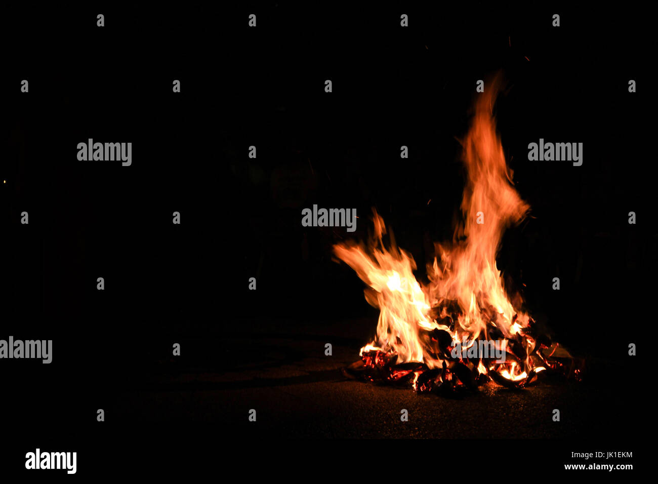 Dark red flames hi-res stock photography and images - Alamy
