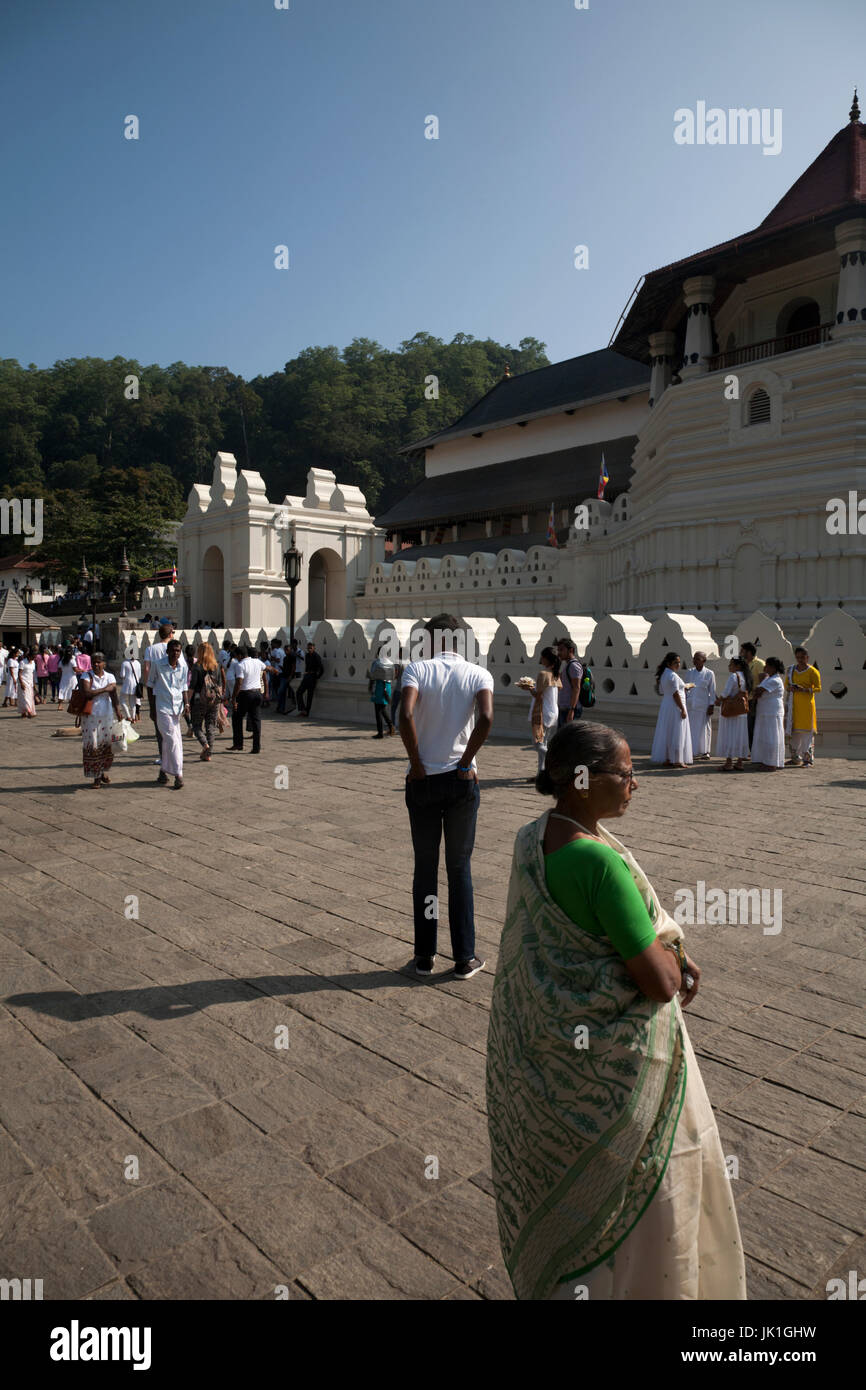 temple of the tooth kandy central province sri lanka Stock Photo - Alamy