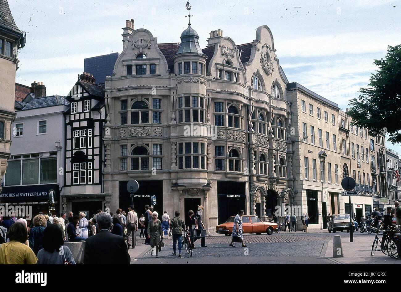 High street shops 1980s hi-res stock photography and images - Alamy
