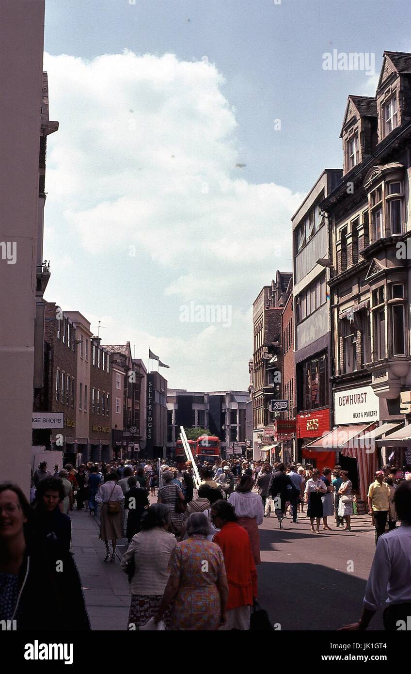 High street shops 1980s High Resolution Stock Photography and Images ...