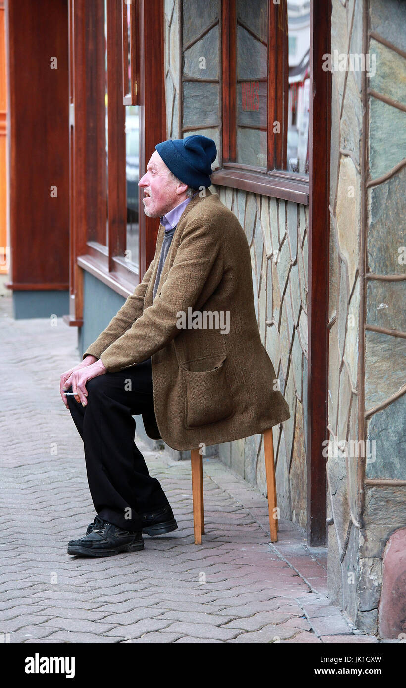 Smoking personality hi-res stock photography and images - Alamy