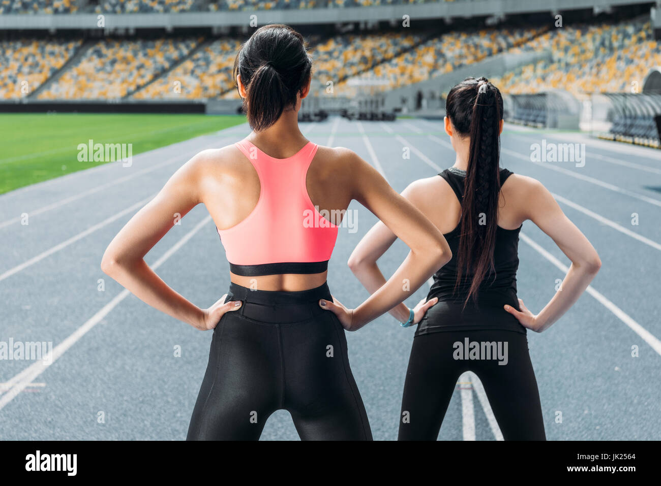 Women sprint, back hi-res stock photography and images - Alamy