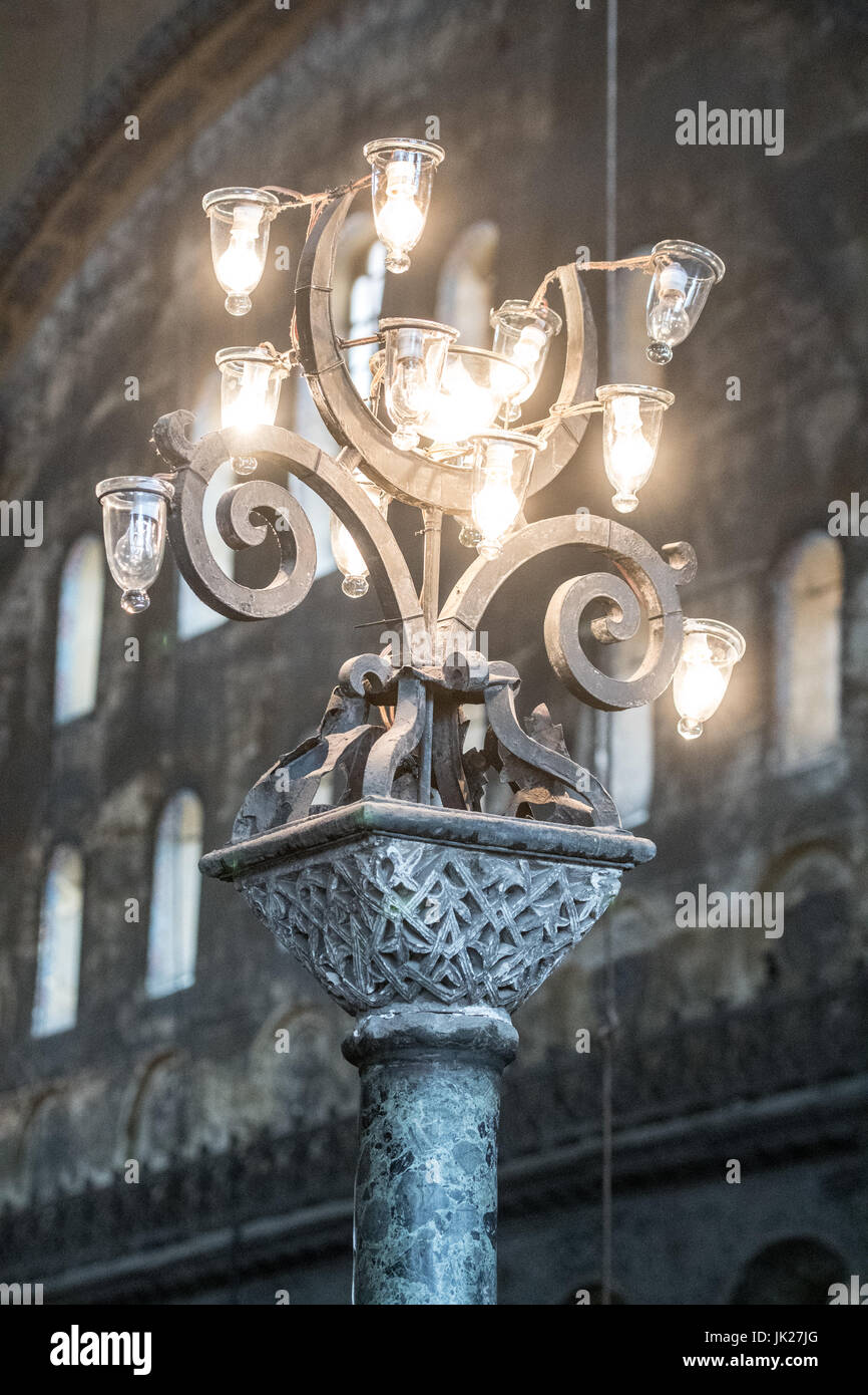Illuminated column hi-res stock photography and images - Alamy
