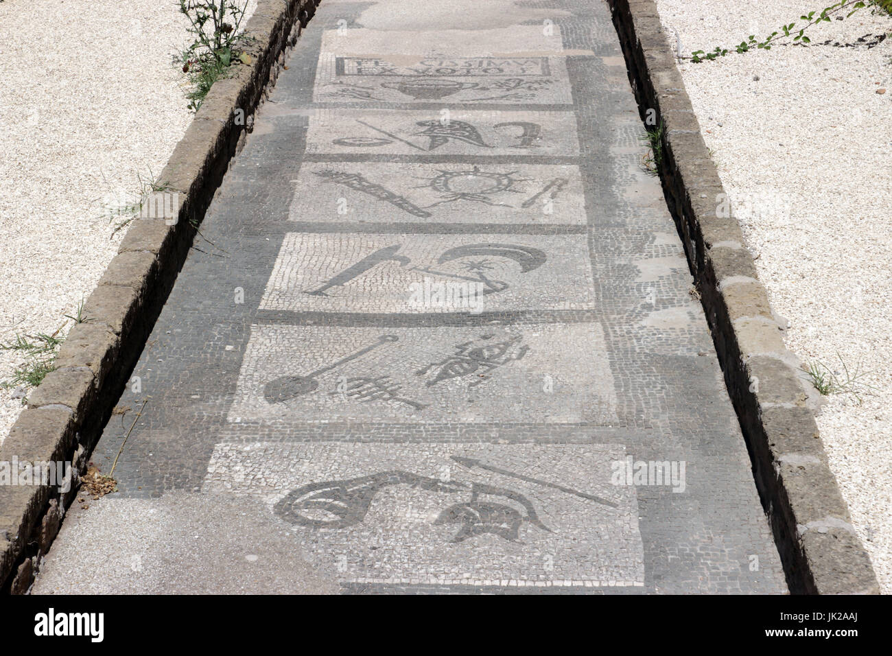 Mithraeum ostia antica hi-res stock photography and images - Alamy