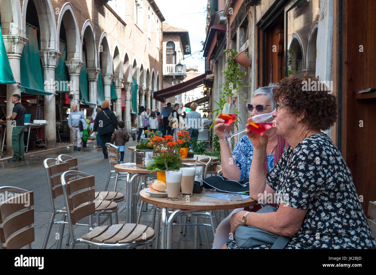 Aperol spritz italy hi-res stock photography and images - Alamy