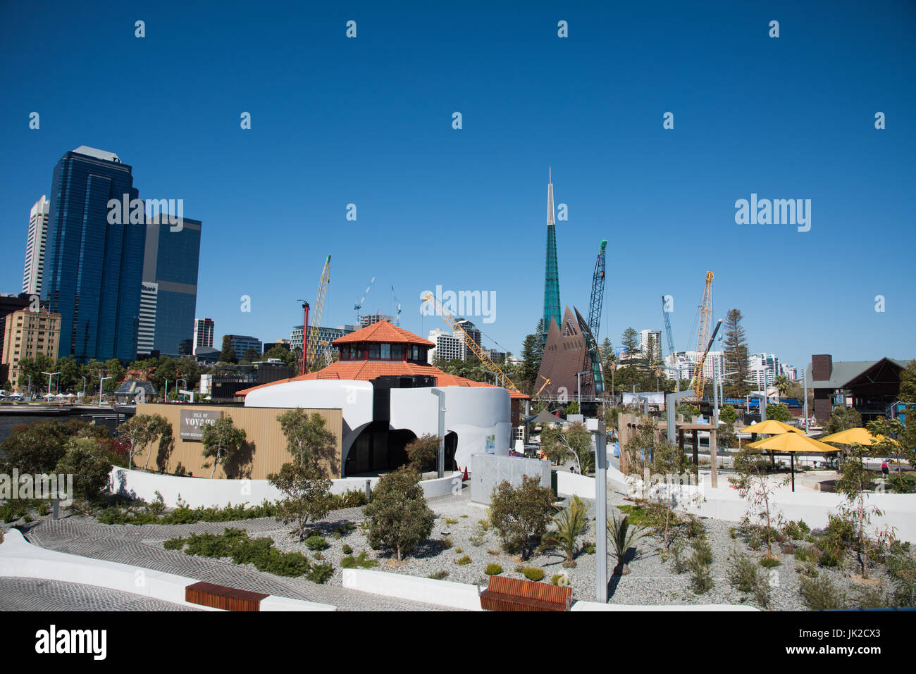 Elizabeth quay perth restaurant hi-res stock photography and images - Alamy