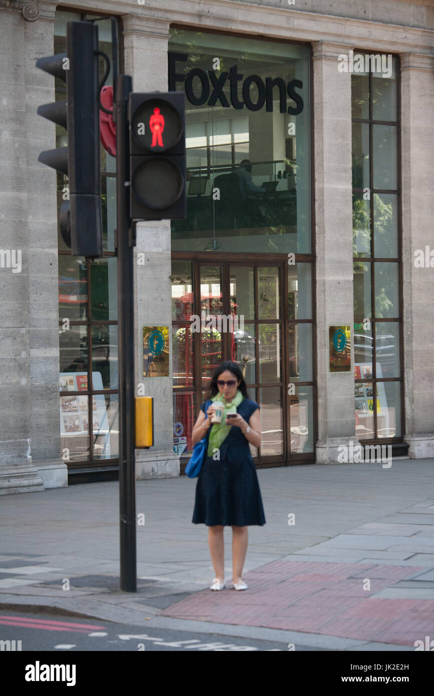 Foxtons estate agents property hi-res stock photography and images - Alamy