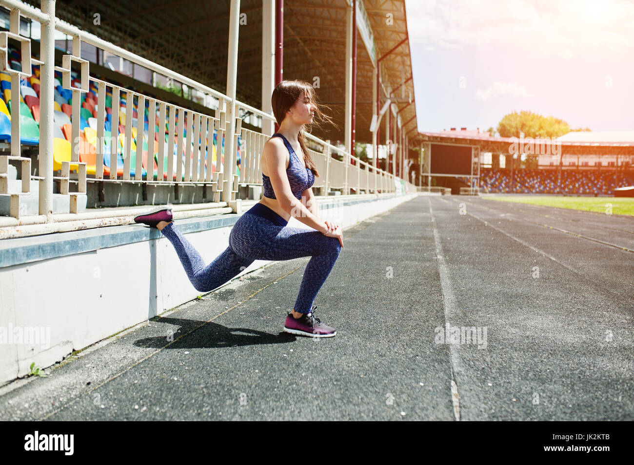Squats women model hi-res stock photography and images - Alamy
