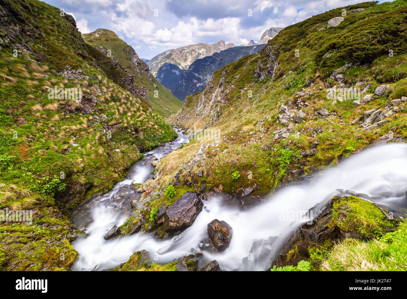 River falls into the gorge Stock Photo - Alamy