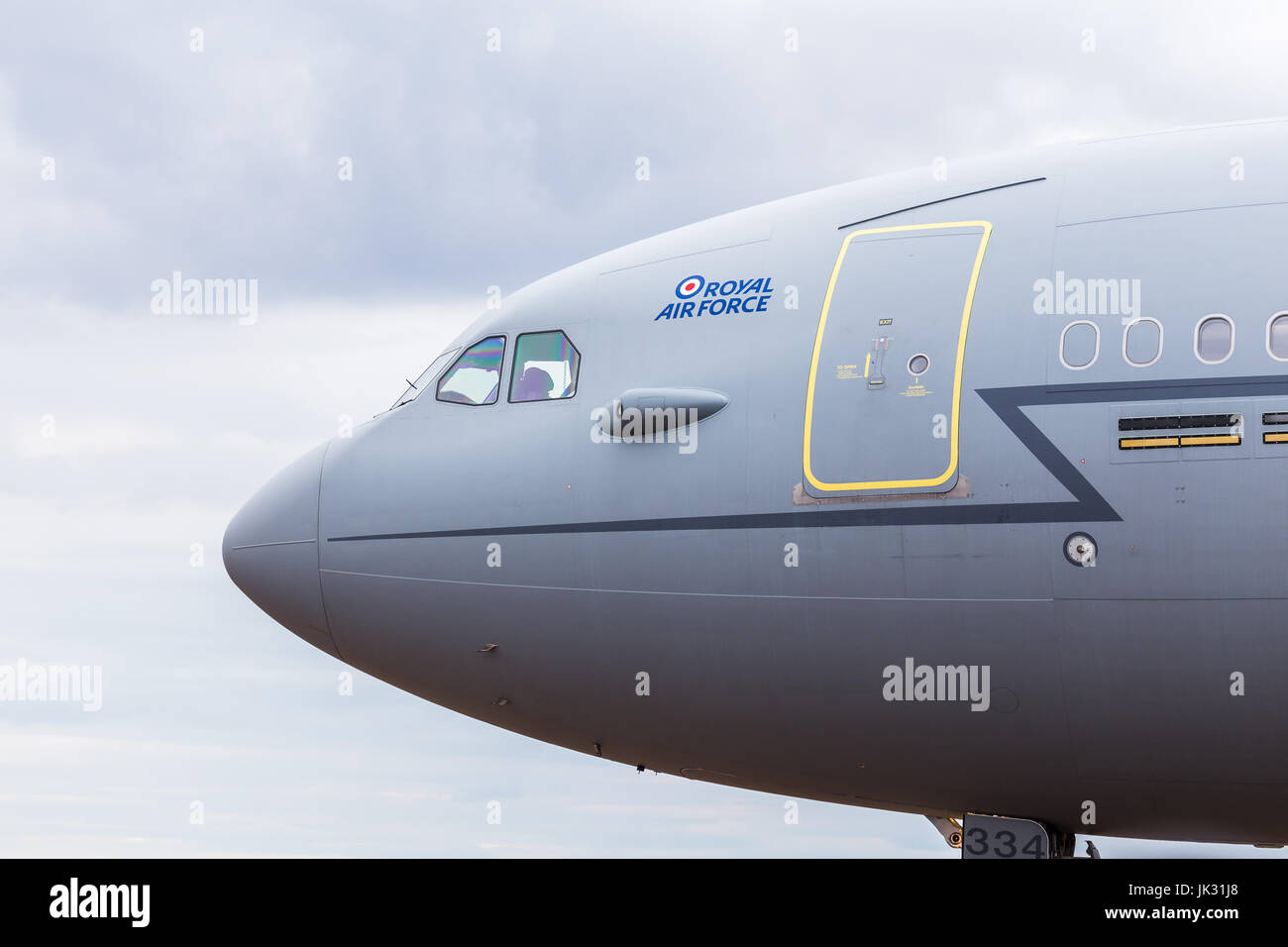 Raf voyager tanker aircraft hi-res stock photography and images - Alamy