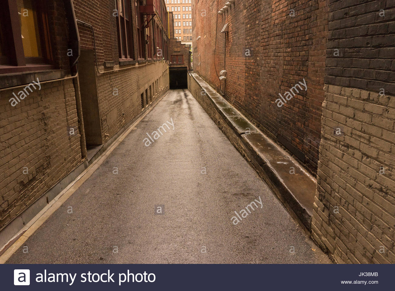 Empty Urban Street Scene Brick Stock Photos & Empty Urban Street Scene ...