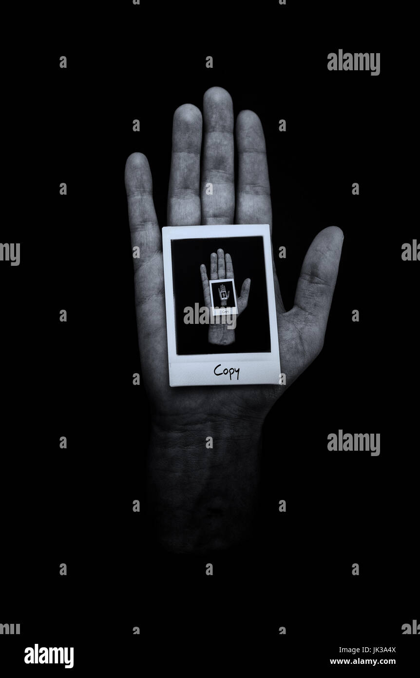 Mise en abyme hi-res stock photography and images - Alamy