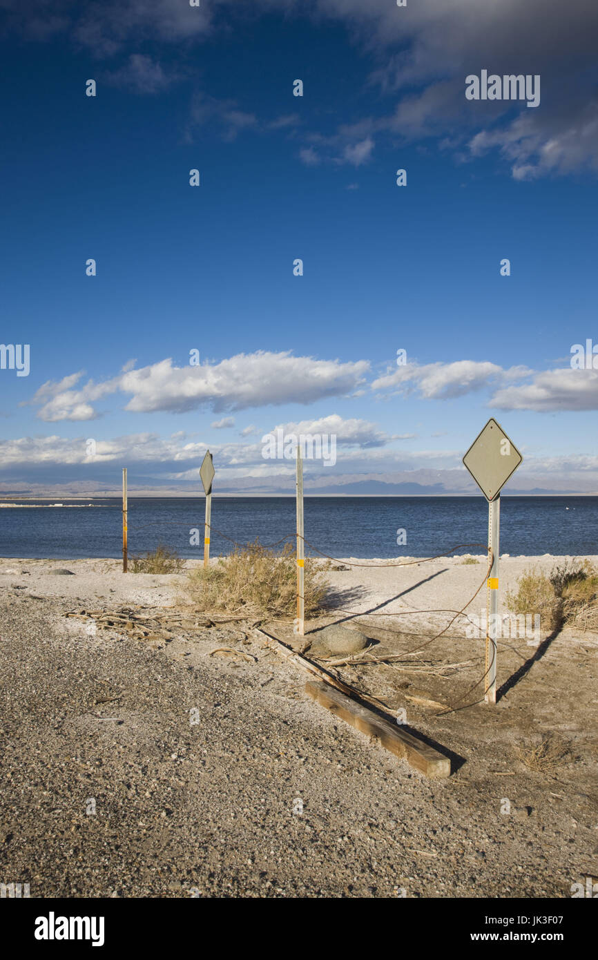 View of the salton sea hi-res stock photography and images - Alamy