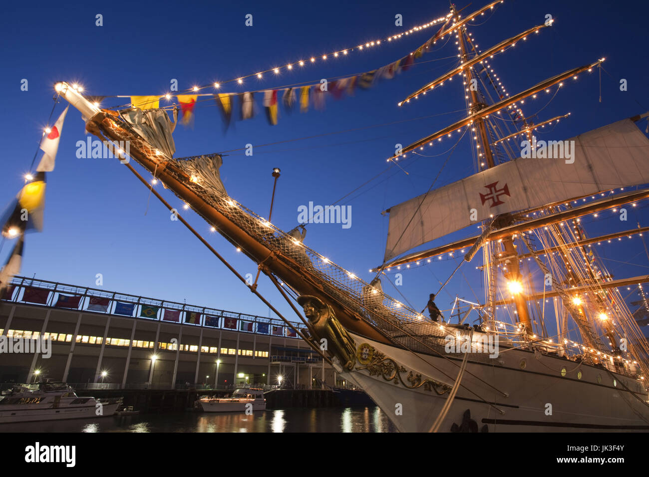 Portuguese sailing ship sagres hi-res stock photography and images - Alamy