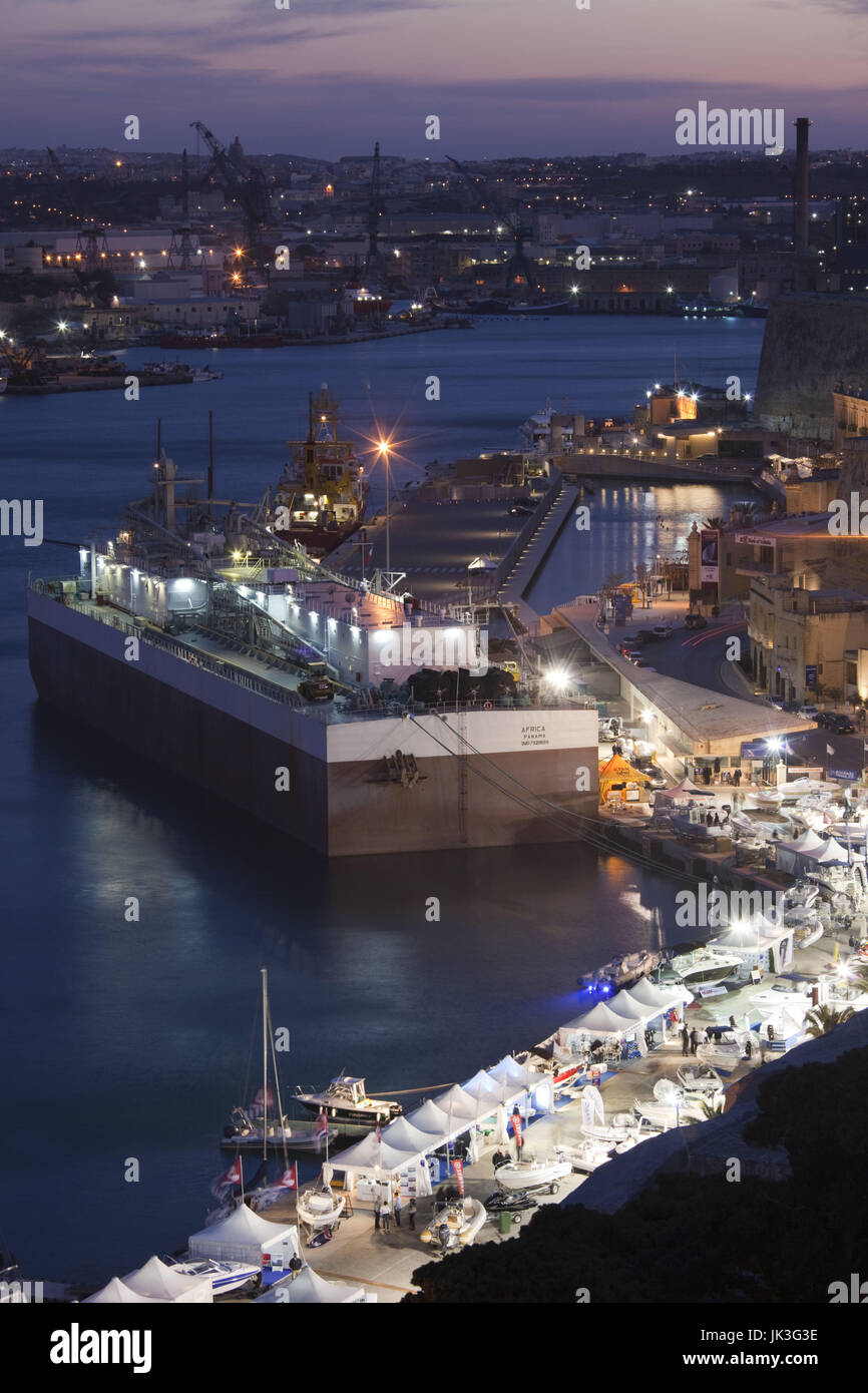 Pinto wharf view from upper barrakka gardens hi-res stock photography ...