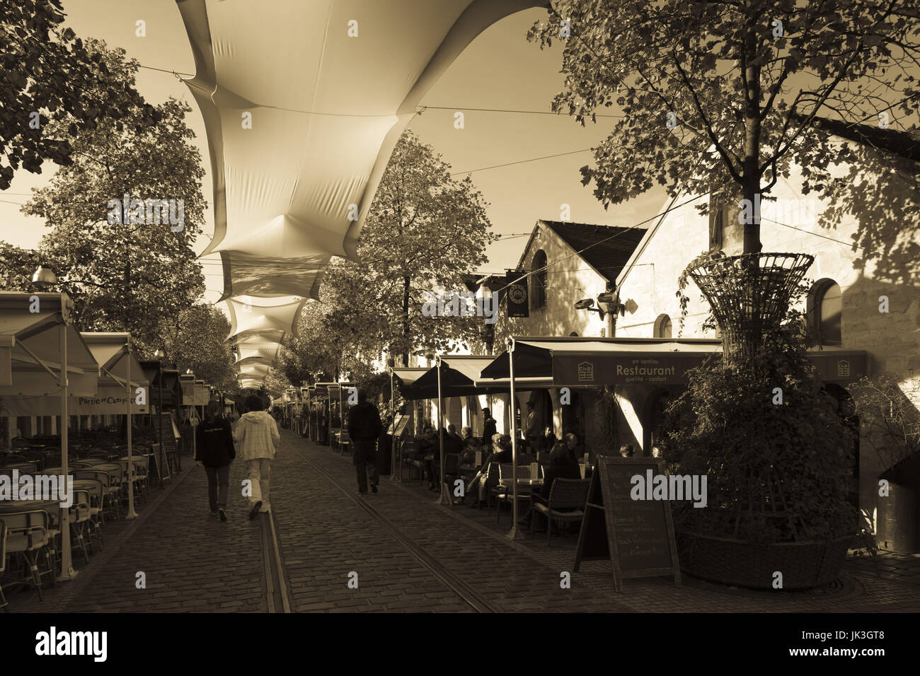 Paris bercy village hi-res stock photography and images - Alamy