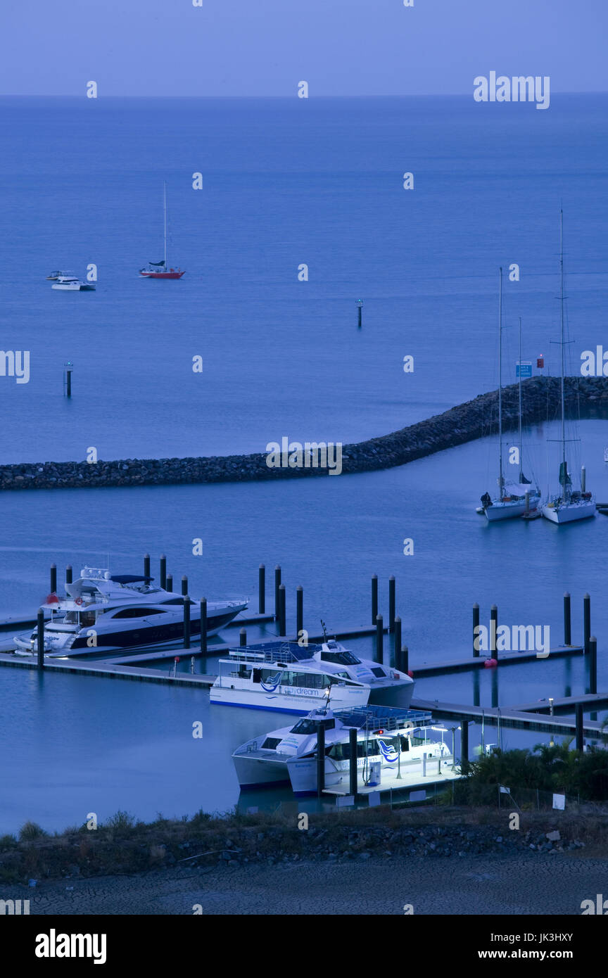 Australia, Queensland, Whitsunday Coast, Airlie Beach, Airlie Beach ...