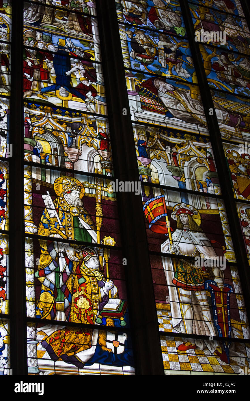 Stained glass window at cologne cathedral kolner dom hi-res stock ...