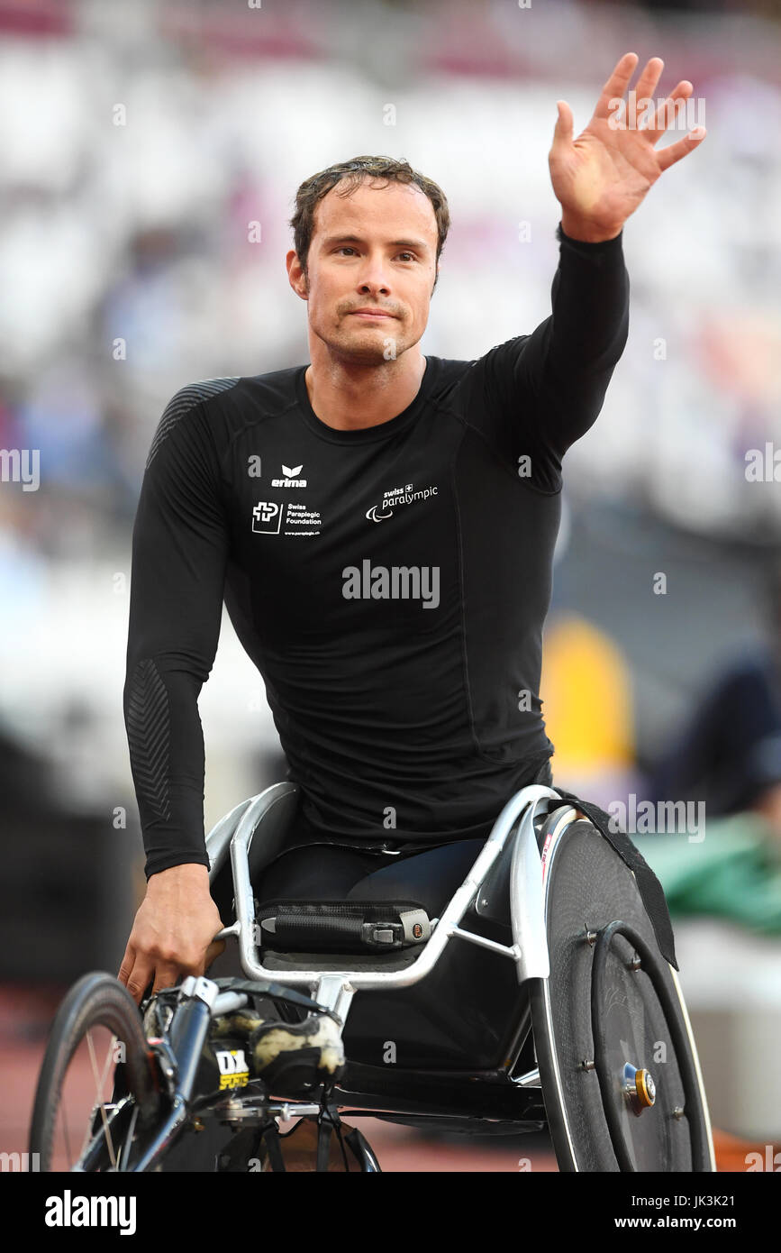 Switzerland's Marcel Hug celebrates winning the Men's 800m T54 Final ...