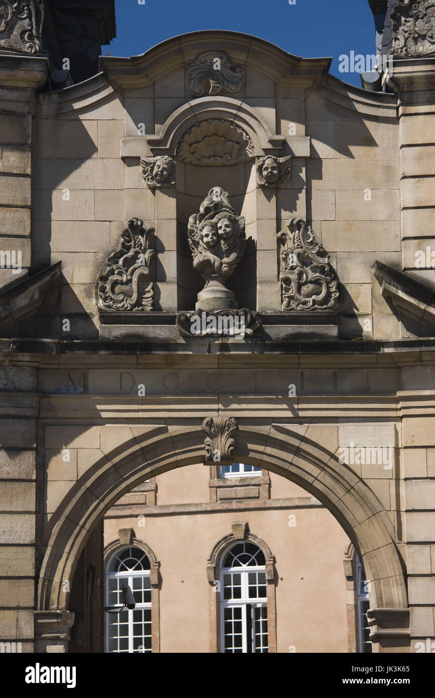 Place du musee hi-res stock photography and images - Alamy