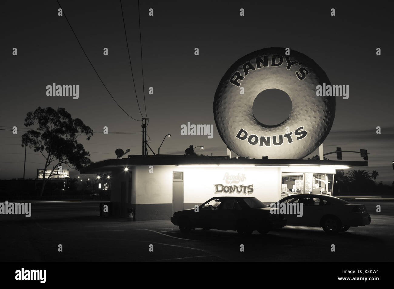 USA, California, Los Angeles, Inglewood, Randy's Donuts, donut shop ...