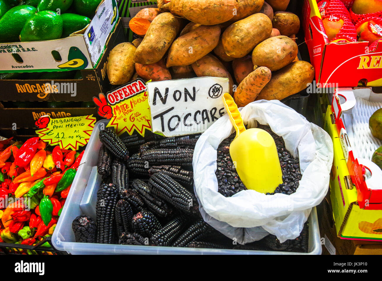 Corn display hi-res stock photography and images - Alamy