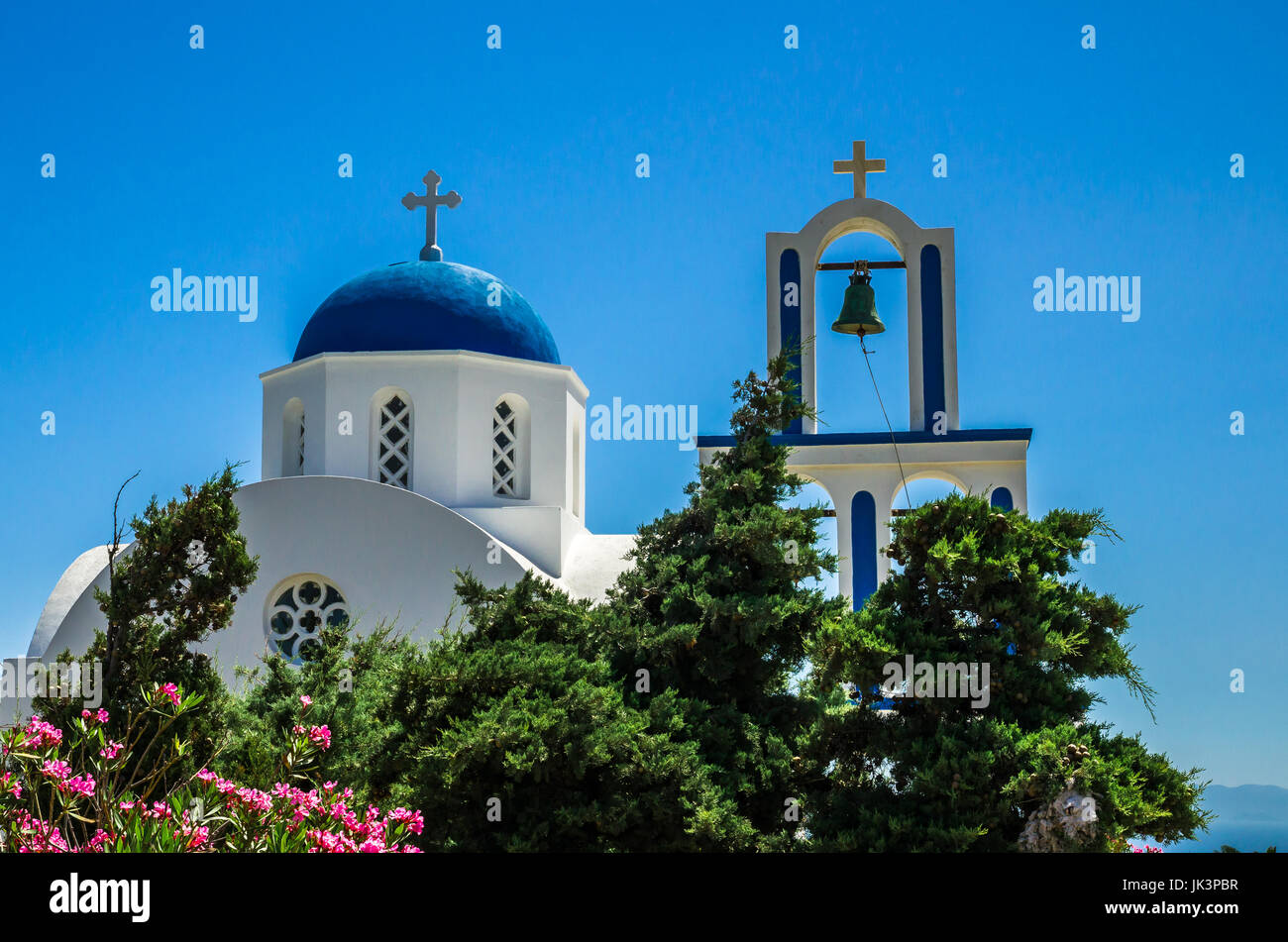 Greece santorini small orthodox church hi-res stock photography and ...