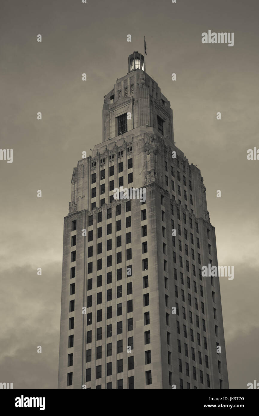 USA, Louisiana, Baton Rouge, Louisiana State Capitol, b.1931, dusk ...