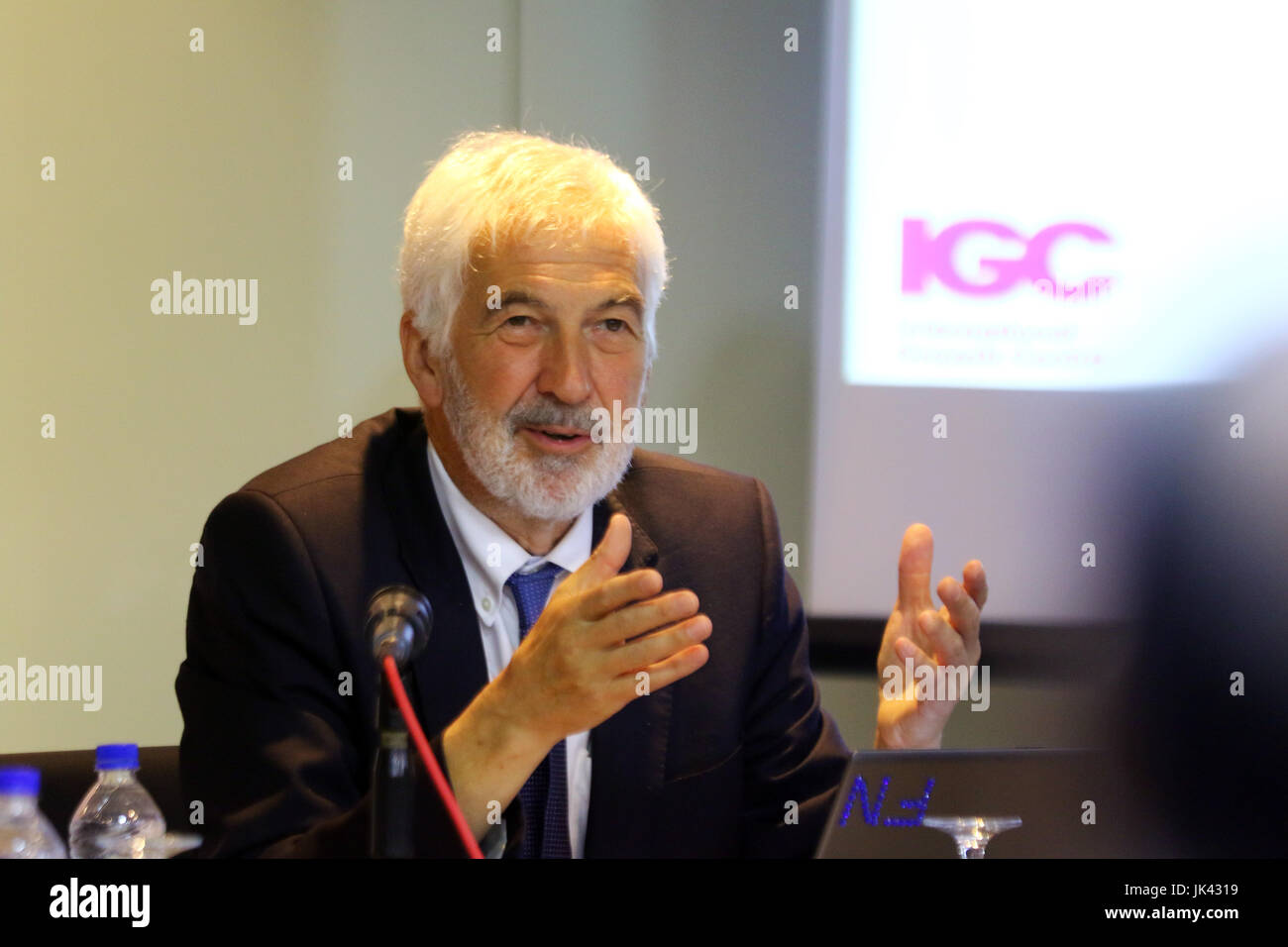 Professor of economics hi-res stock photography and images - Alamy