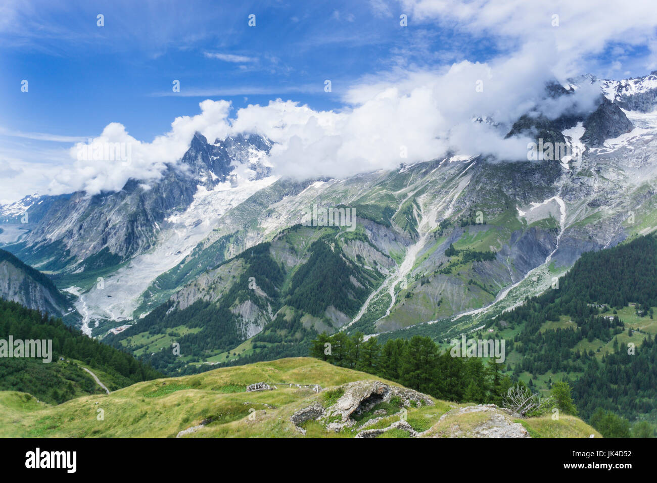 Jagged mountains of the Alps around the mountain refuge cabin Walter ...