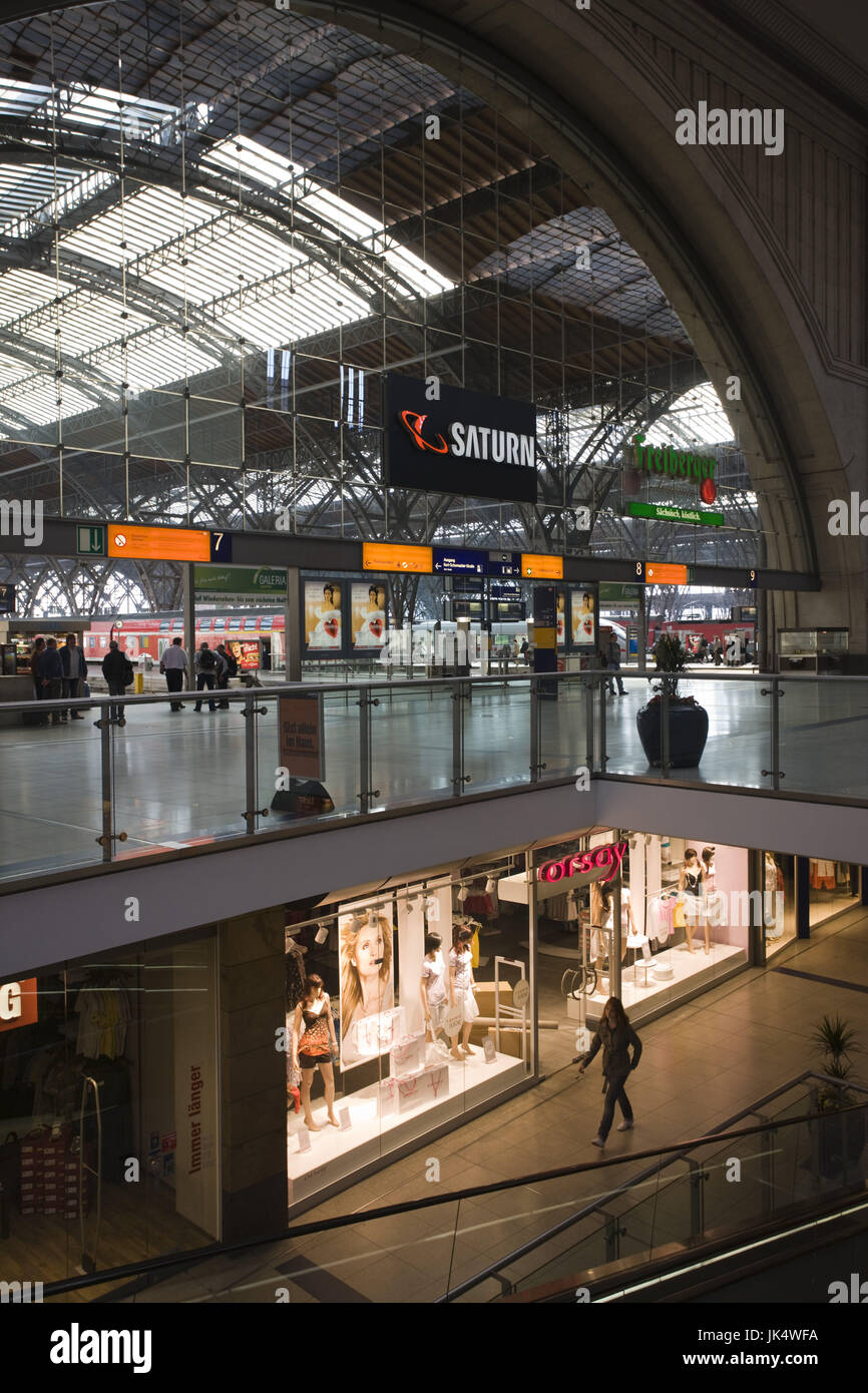 Germany, Sachsen, Leipzig, Main Train Station, interior shopping mall ...