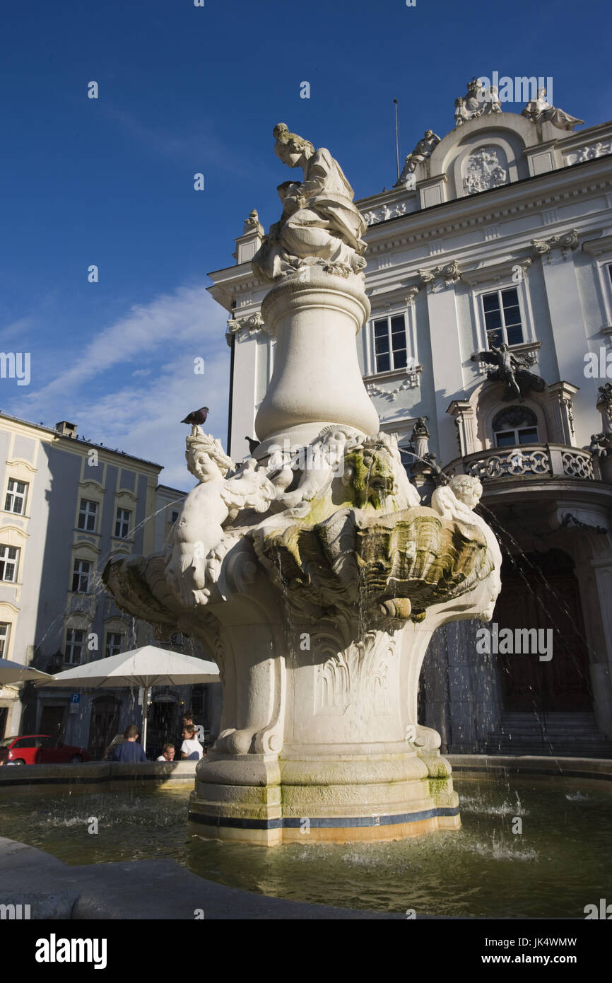 Residenz platz square fountain hi-res stock photography and images - Alamy