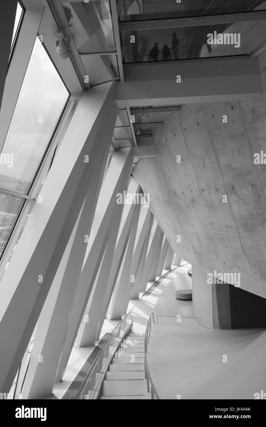 Germany, Baden-Württemberg, Stuttgart, Mercedes Benz Museum, walkway ...