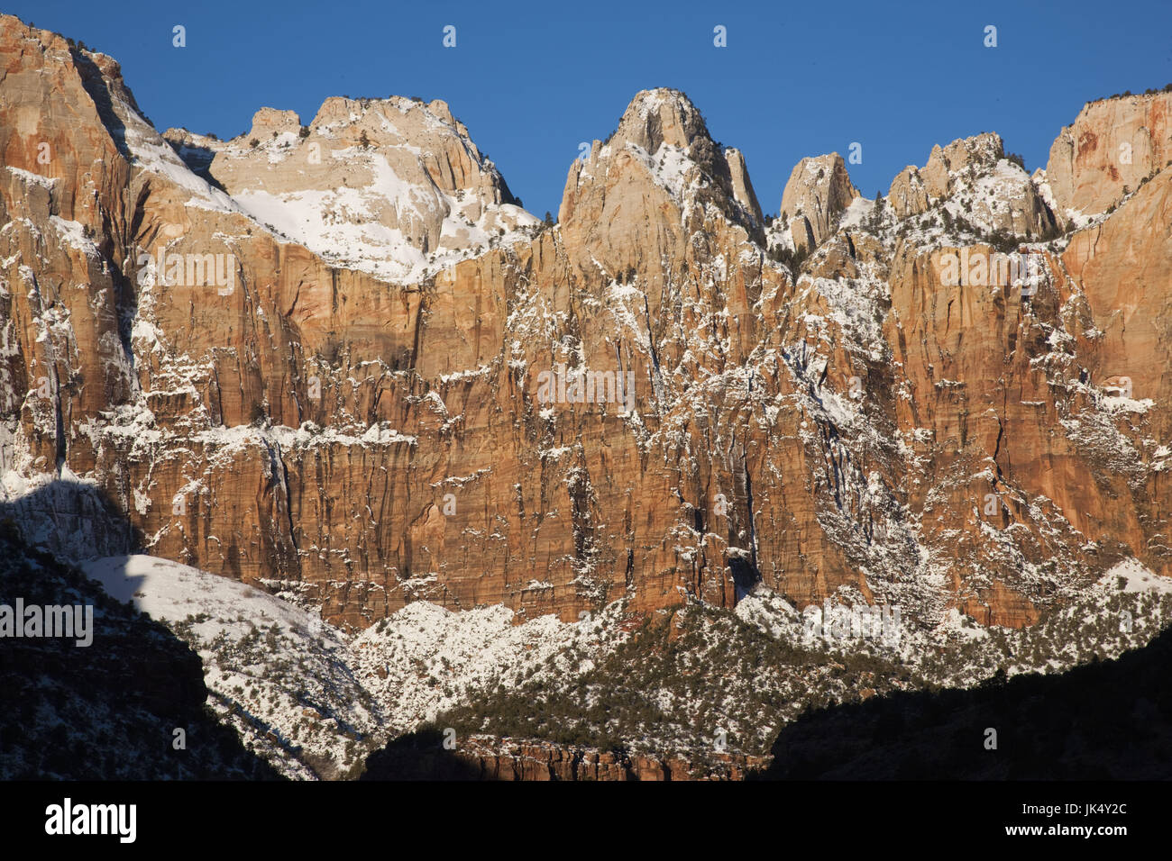 7505 feet hi-res stock photography and images - Alamy