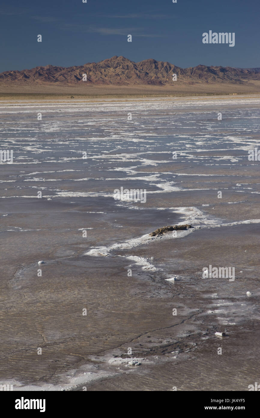 USA, California, Amboy, salt flats, Bristol Dry Lake, Mojave Desert ...