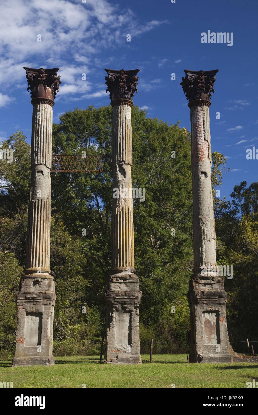 USA, Mississippi, Port Gibson-area, Windsor Ruins, standing columns ...