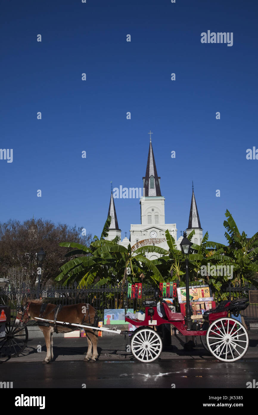 St louis cathedral and horse carriages hi-res stock photography and ...
