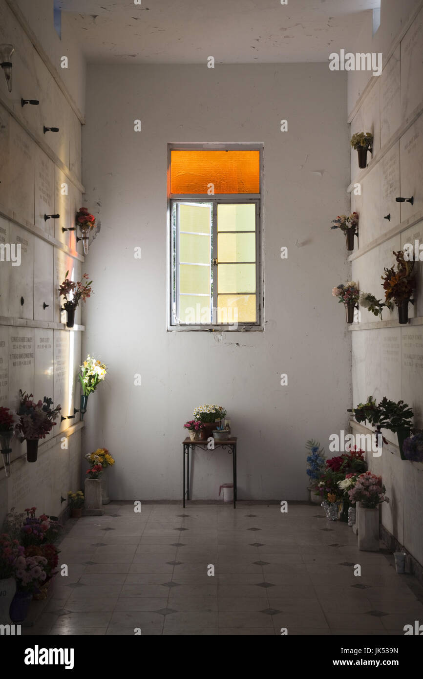 USA, Louisiana, New Orleans-area, Metarie, Metairie Cemetery, crypt ...