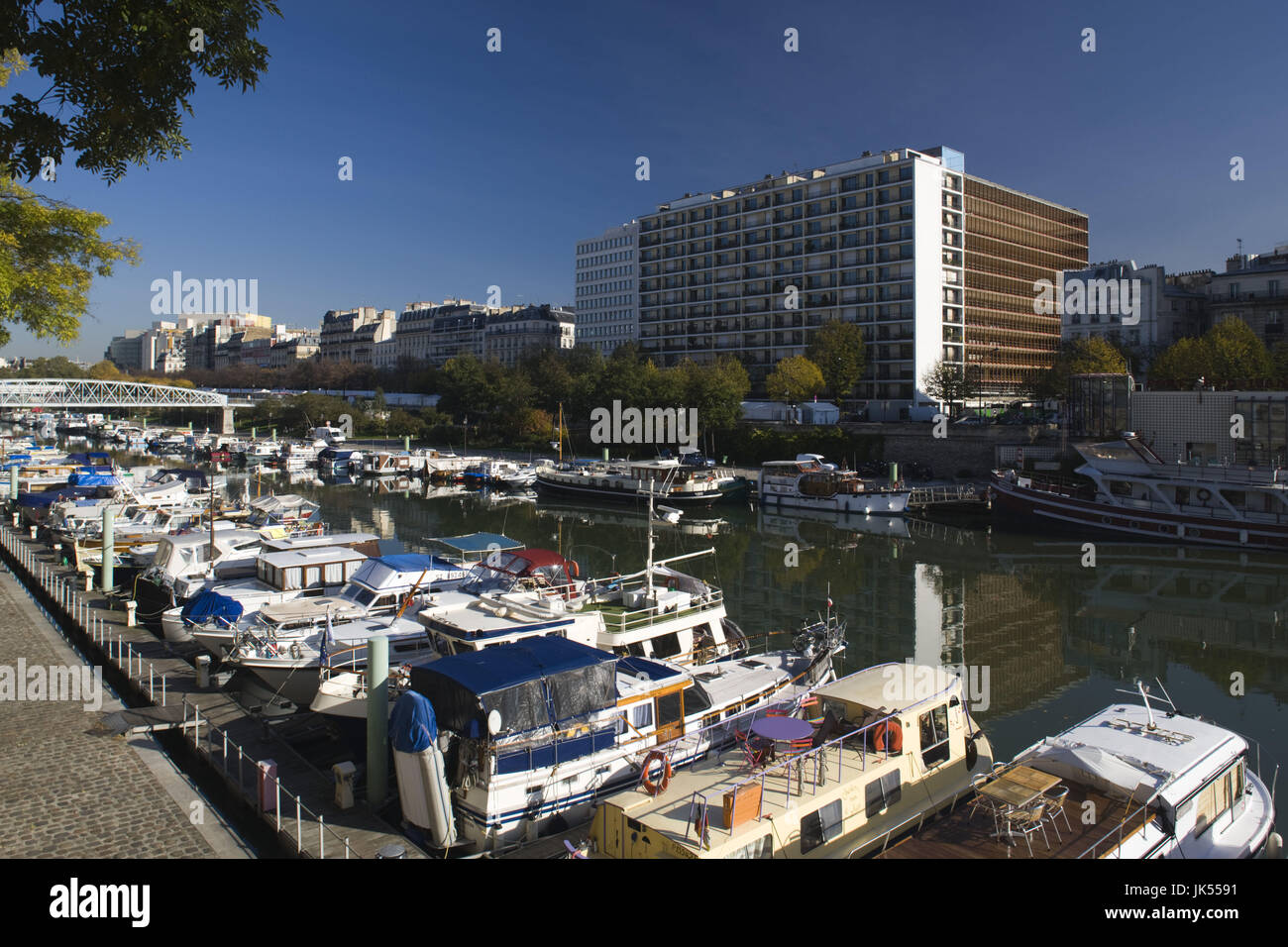 Paris port hi-res stock photography and images - Alamy
