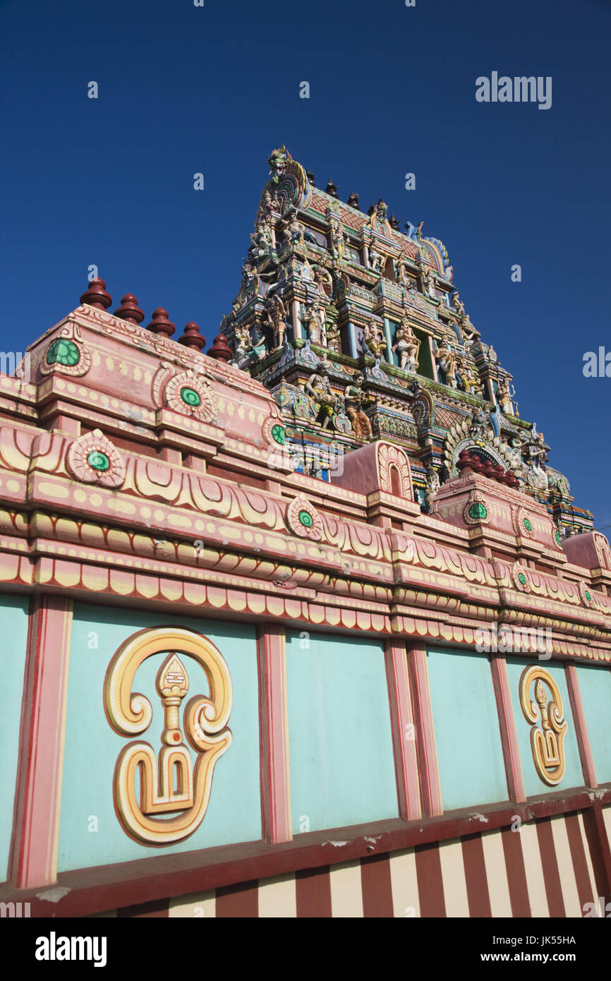 France, Reunion Island, St-Andre, Hindu temple de Petit-Bazaar Stock ...