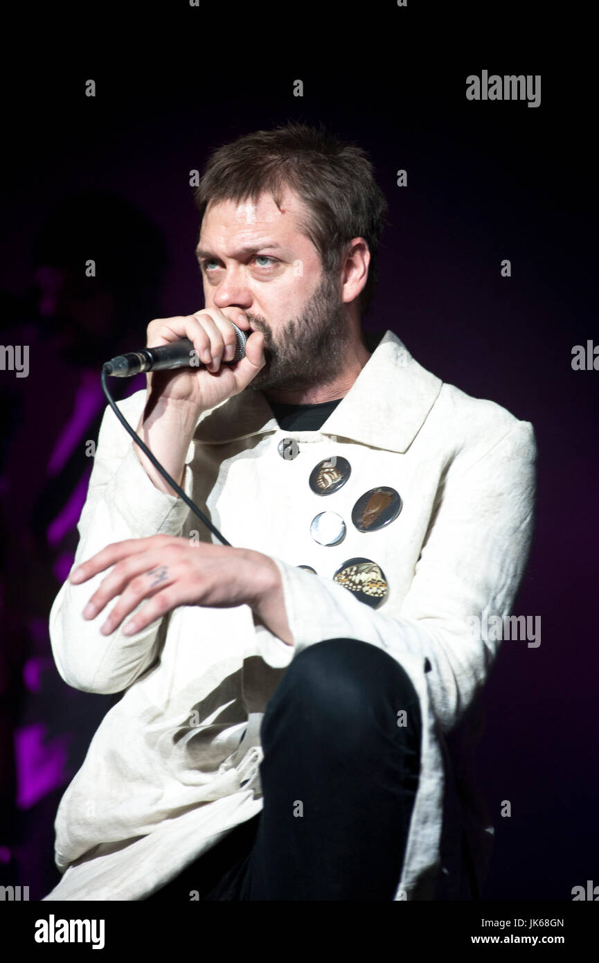 Singer tom meighan hi-res stock photography and images - Alamy