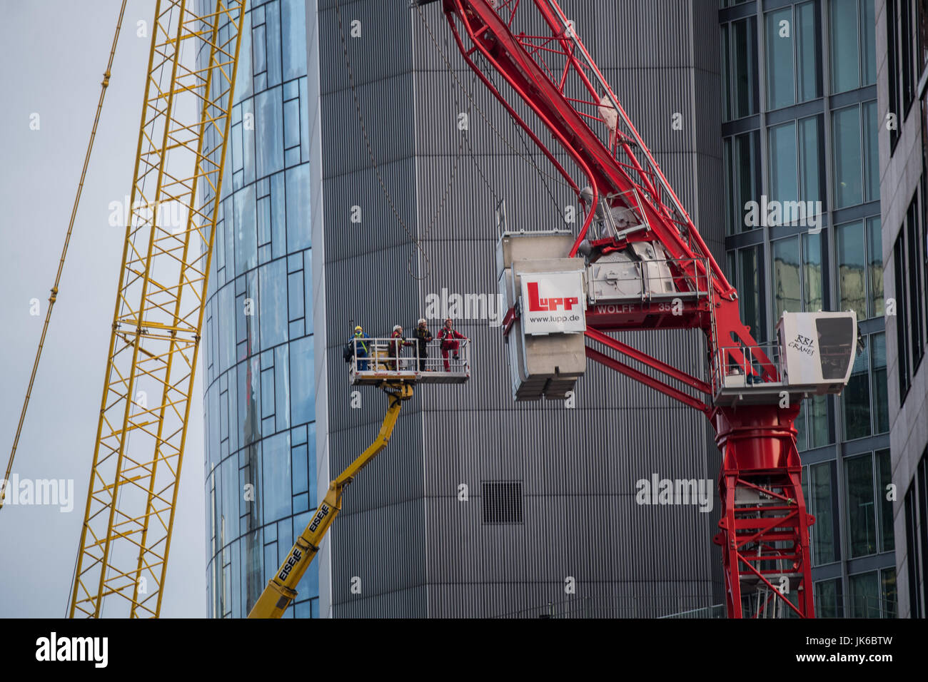 Crane falling over hi-res stock photography and images - Alamy