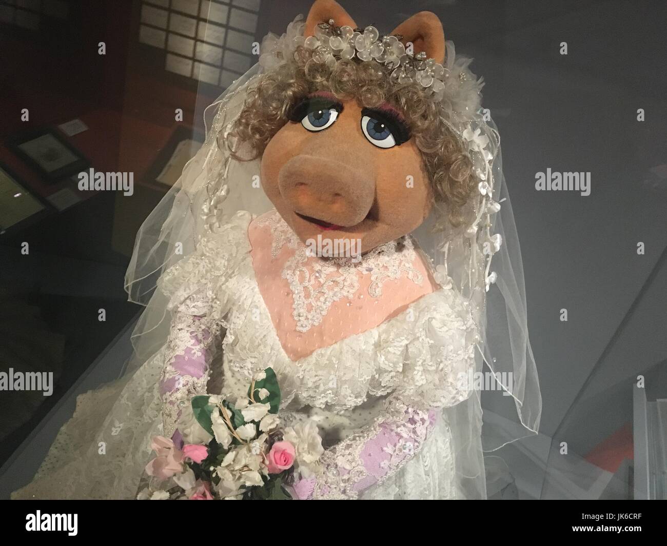 Miss Piggy Gets Married