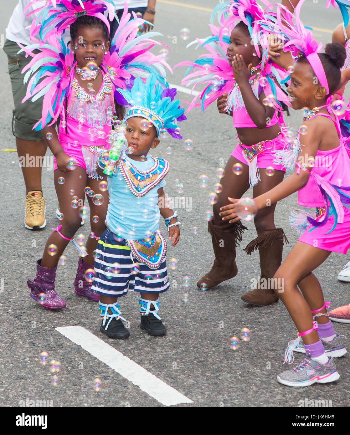 Toronto caribbean carnival children hi-res stock photography and images ...