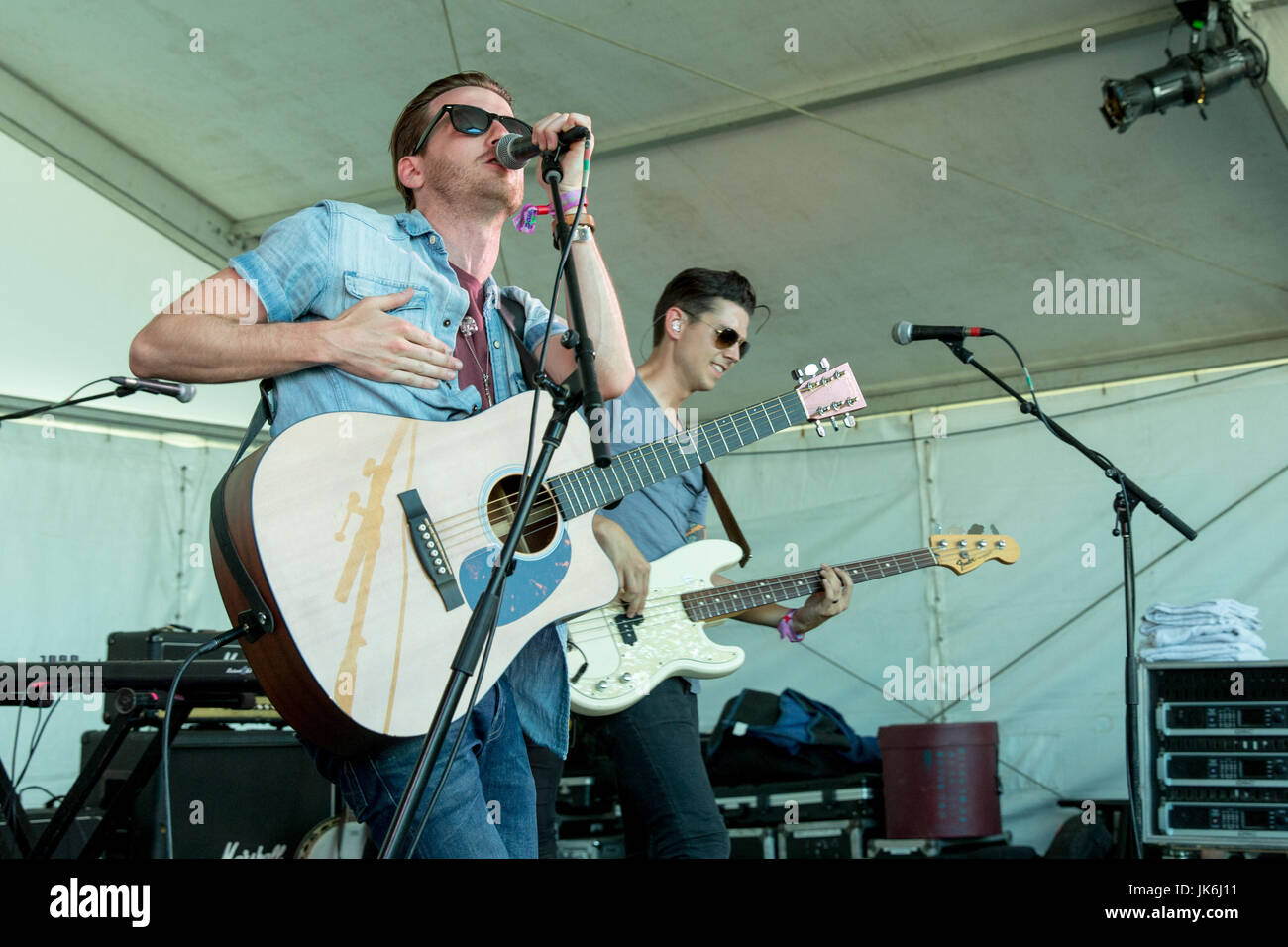 Manchester, Tennessee, USA. 9th June, 2017. BRANDON LANCASTER and ...