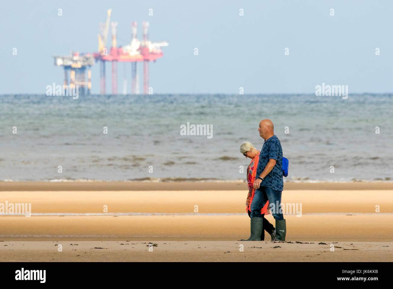Hamilton oil rig southport coastline hi-res stock photography and ...