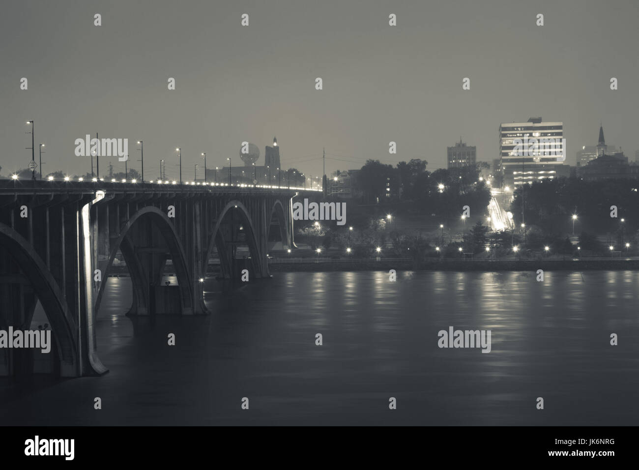 USA, Tennessee, Knoxville, Riverwalk area city view along Tennessee ...