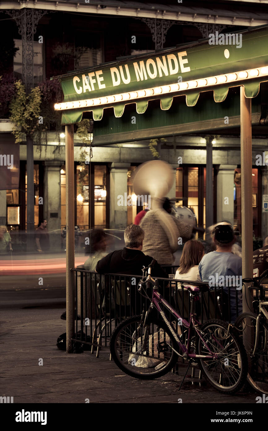 Cafe du monde new orleans hi-res stock photography and images - Alamy