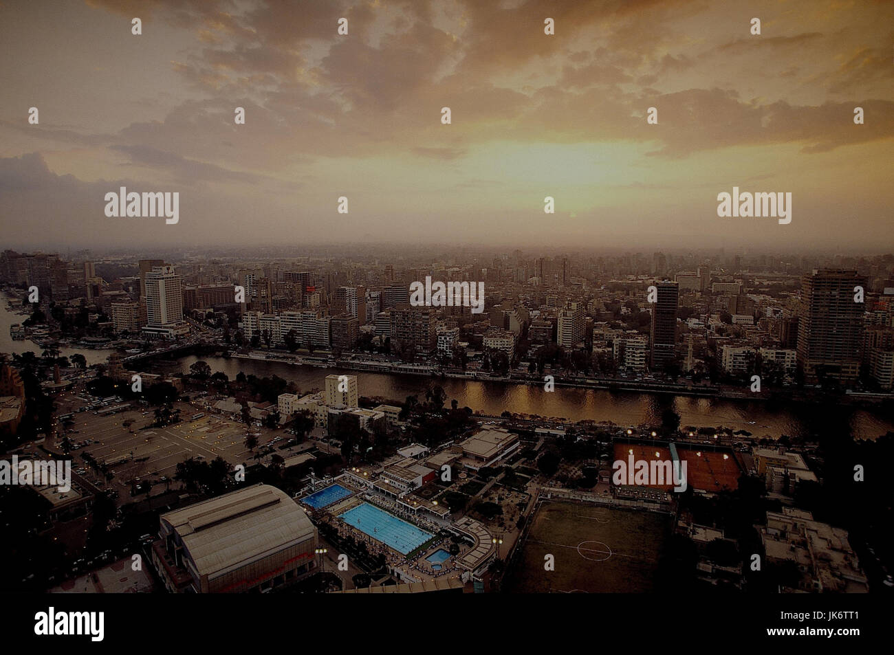 Ägypten, Kairo, Stadtübersicht, Nil, Stadtteil, Gezira, Dämmerung ...