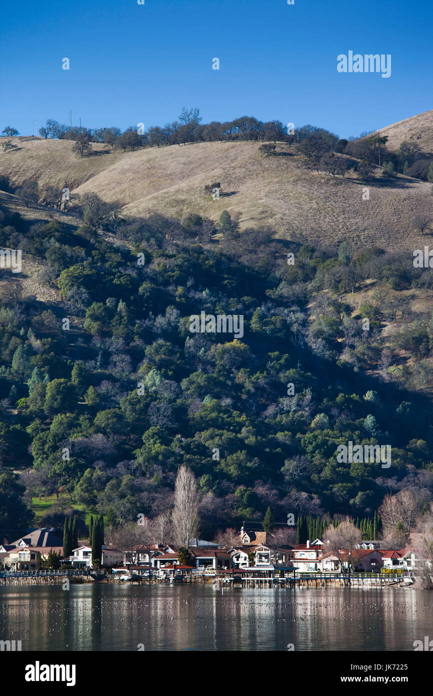 Clear lake hi-res stock photography and images - Alamy